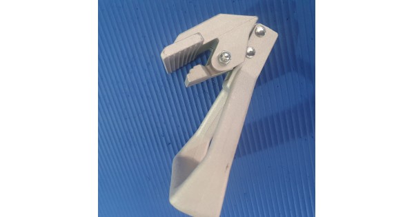 Economy Carpet Claw - Flooring Tools Direct